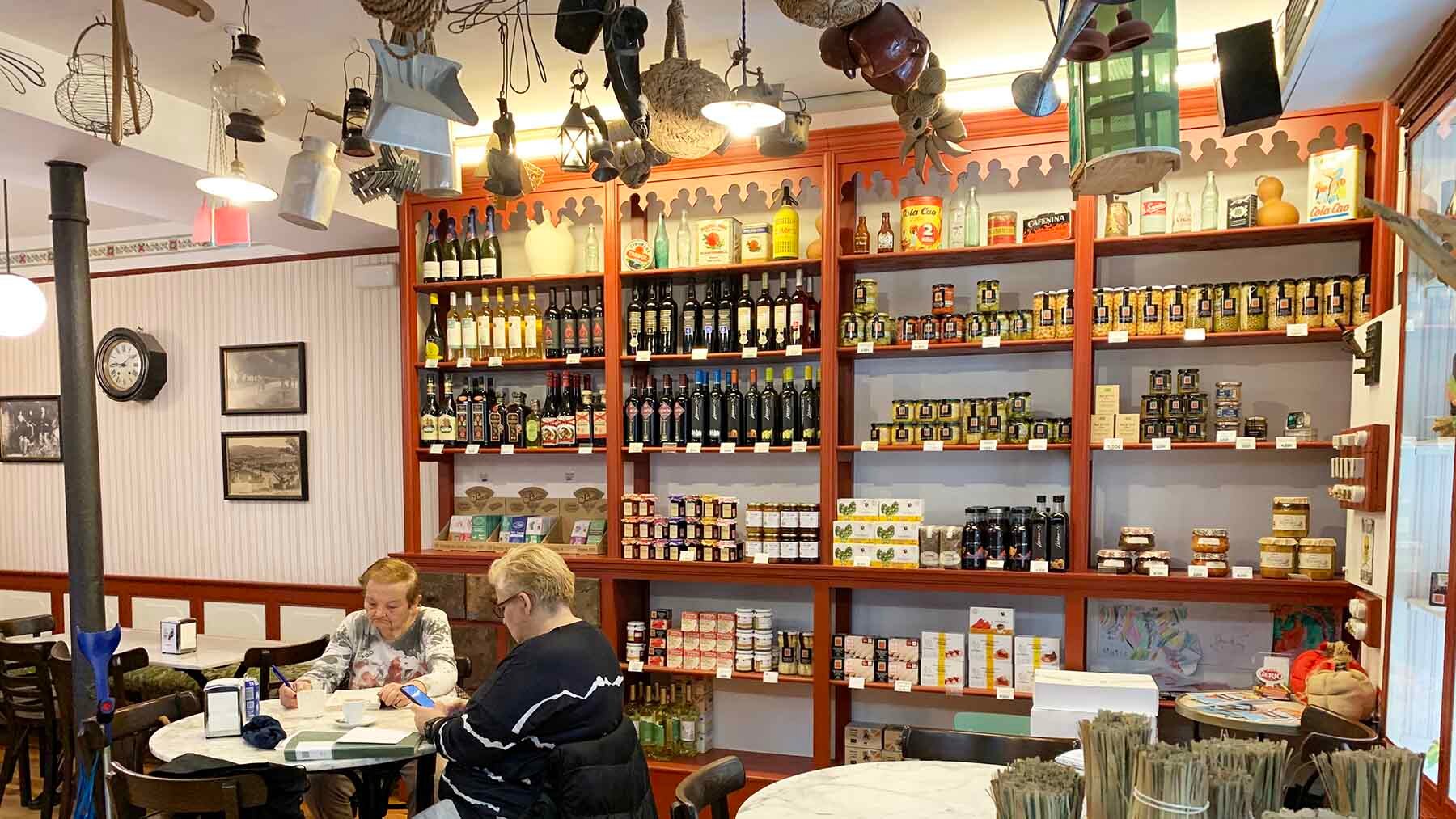 Casa Martija, la cafetería de Puente la Reina que sorprende por su decoración y productos ...